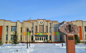Хвалынский городской дворец культуры (Sovetskaya ulitsa No:89А), sinemalar  Hvalynsk'ten