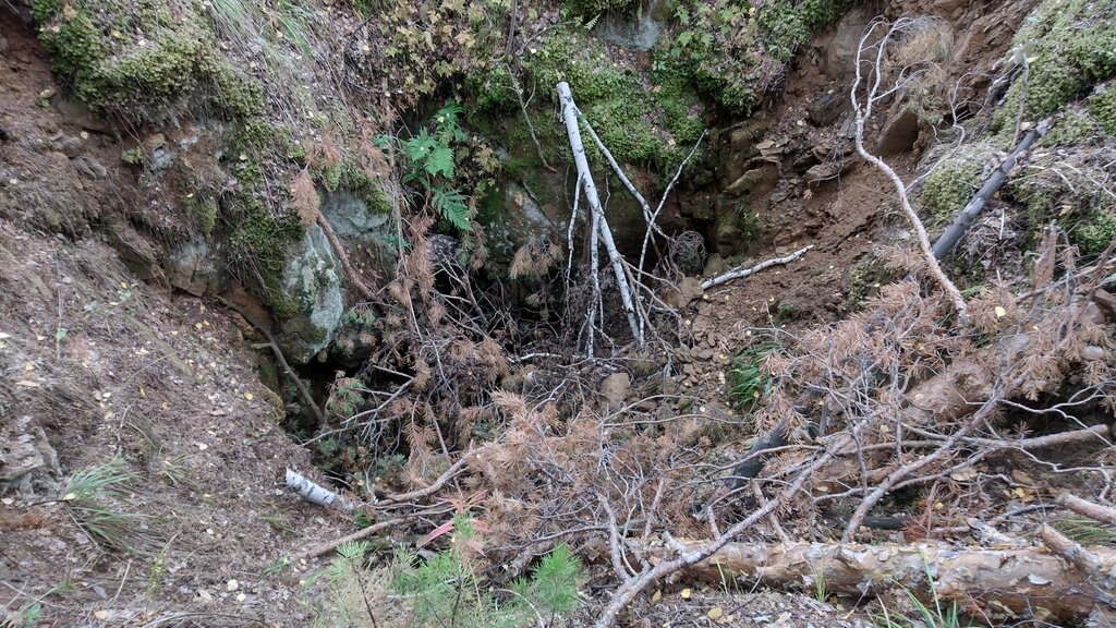 Turistik yerler Говорухинский хромовый рудник, Sverdlovskaya oblastı, foto