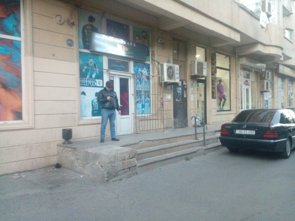 Oyun salonları Mehdi playstation, Bakü, foto