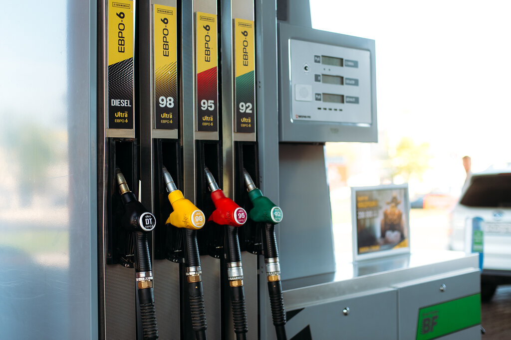 Benzin istasyonu Brent Fueller, Orenburgskaya oblastı, foto