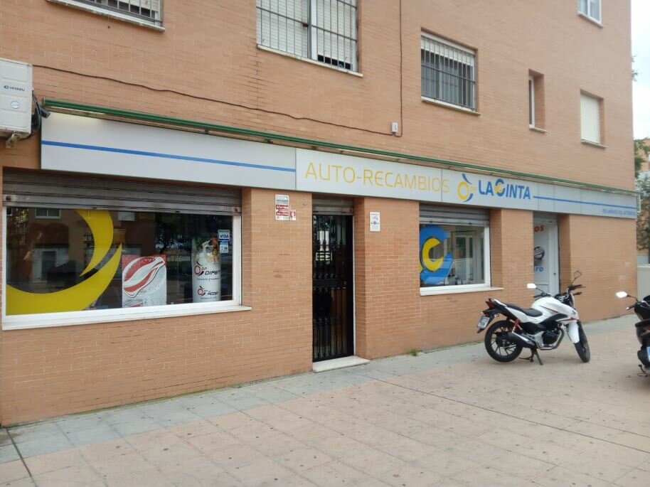 Oto aksesuarları Auto - Recambios La Cinta S. L., Huelva, foto