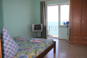 Glubina (улица Космонавтов No:12В, посёлок городского типа Форос), otel  Kırım Cumhuriyeti'nden
