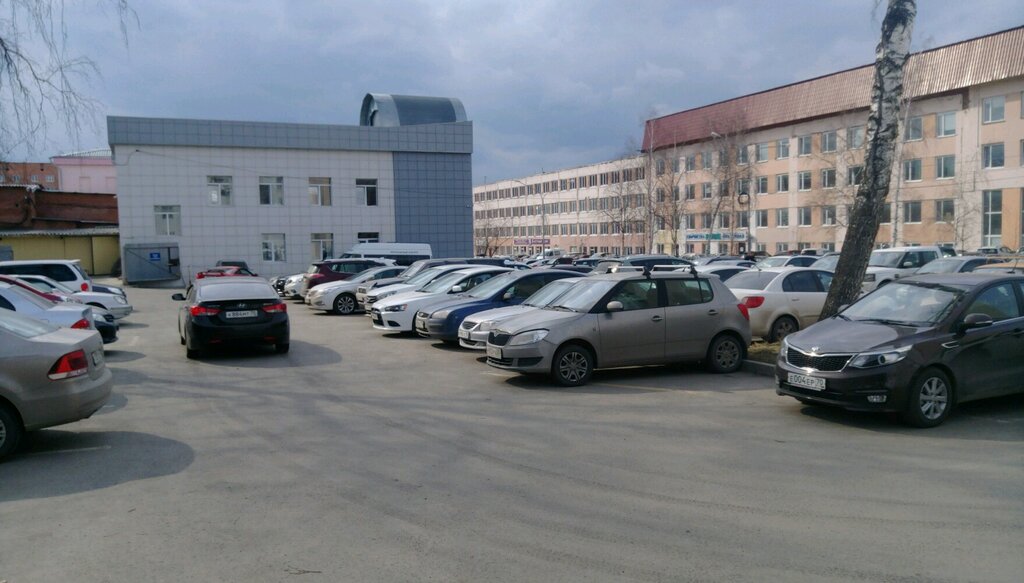 Otoparklar Car park, Tomsk, foto