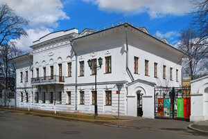Museum of Foreign Arts (Sovetskaya Square No:2), müzeler ve sanat galerileri  Yaroslavl'dan