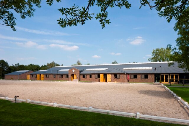 Çatı ve çatı materyalleri Irs Industriële sandwichpanelen, Ninove, foto