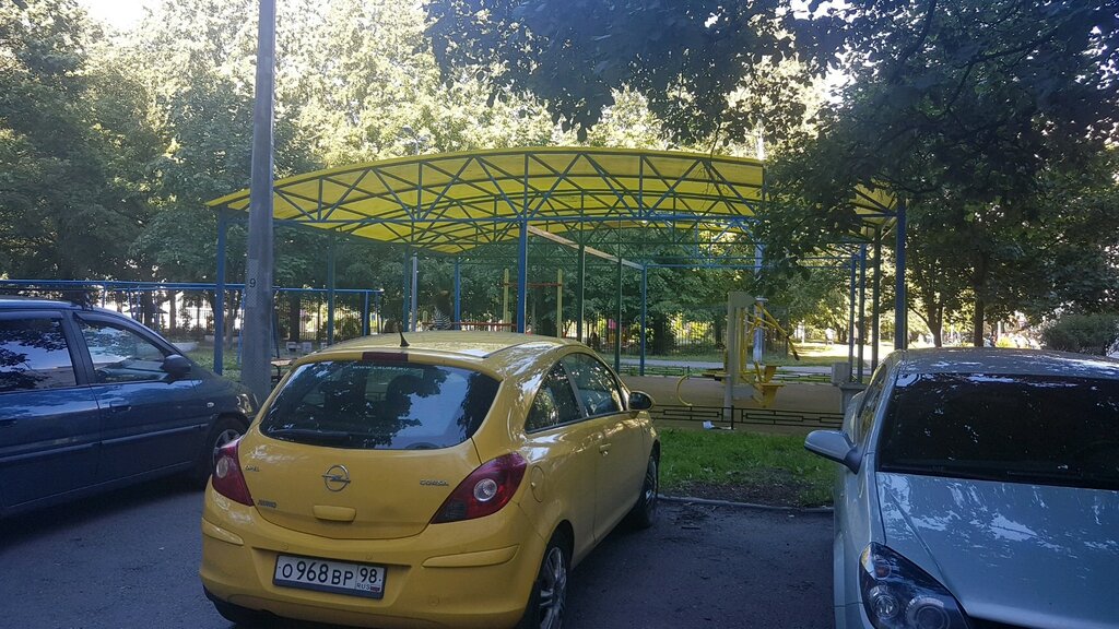 Spor alanı Воркаут замечательная очень нужная площадка!, Saint‑Petersburg, foto