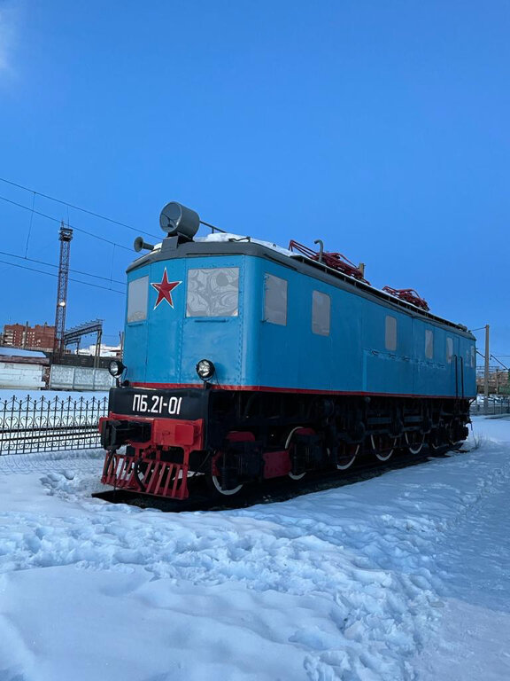Teknoloji anıtı Пассажирский электровоз постоянного тока ПБ.21-01, Yekaterinburg, foto