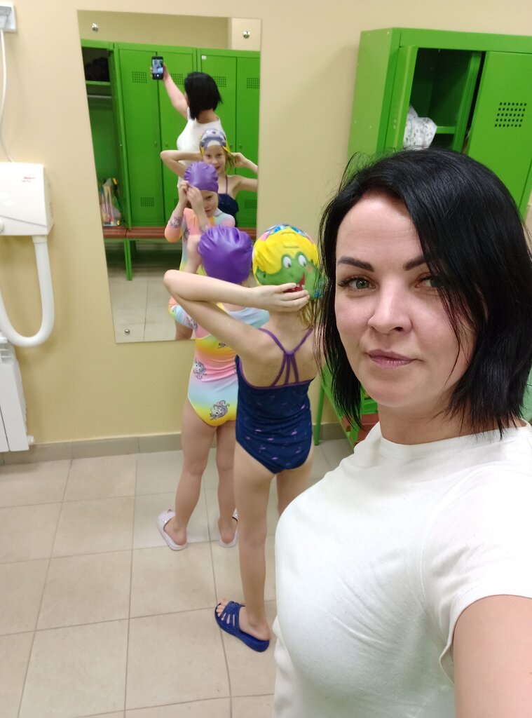 Yüzme havuzları Бассейн, Novy Urengoy, foto