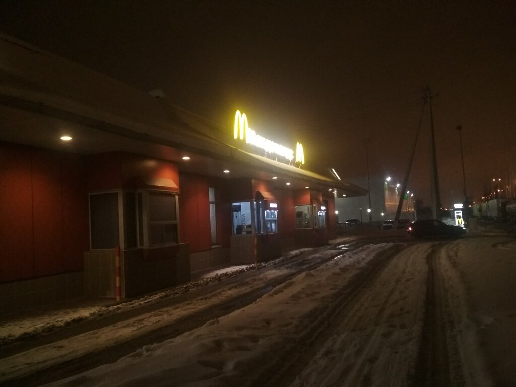 Fast food McDrive, Saint‑Petersburg, foto