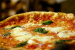 Pizzeria al Canal (Via Fontana No:9, Castelnuovo del Garda), pizzacılar  İtalya'dan