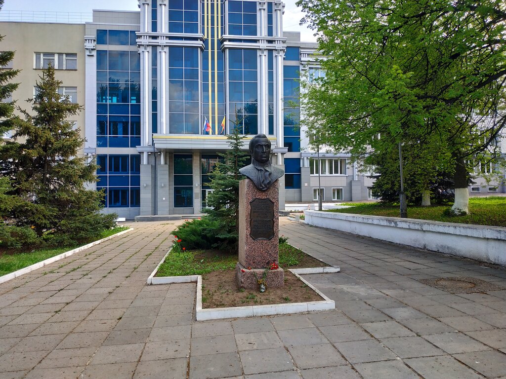 Anıt, heykel Бюст архитектора П.Е. Егорова, Cheboksary, foto