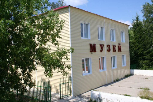 Müzeler ve sanat galerileri Викуловский народный краеведческий музей имени А.В. Давыдова, Tümen (Tiumenskaya) oblastı, foto