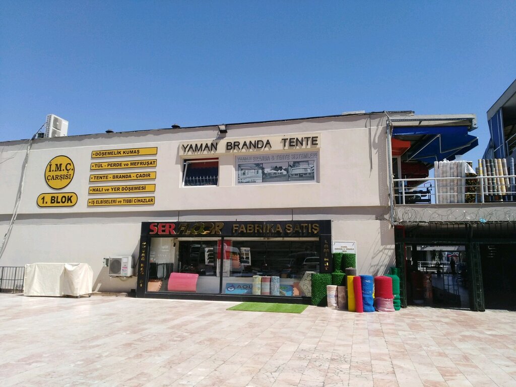 Çerçeve ve çadır yapıları Zengin şemsiye, İstanbul, foto