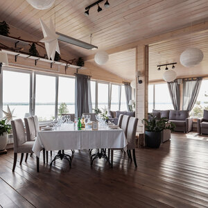 Zhemchuzhina Country Club (Pribrezhnaya ulitsa No:1, posyolok pri zheleznodorozhnoy stantsii Losevo, Russian Federation), restoran