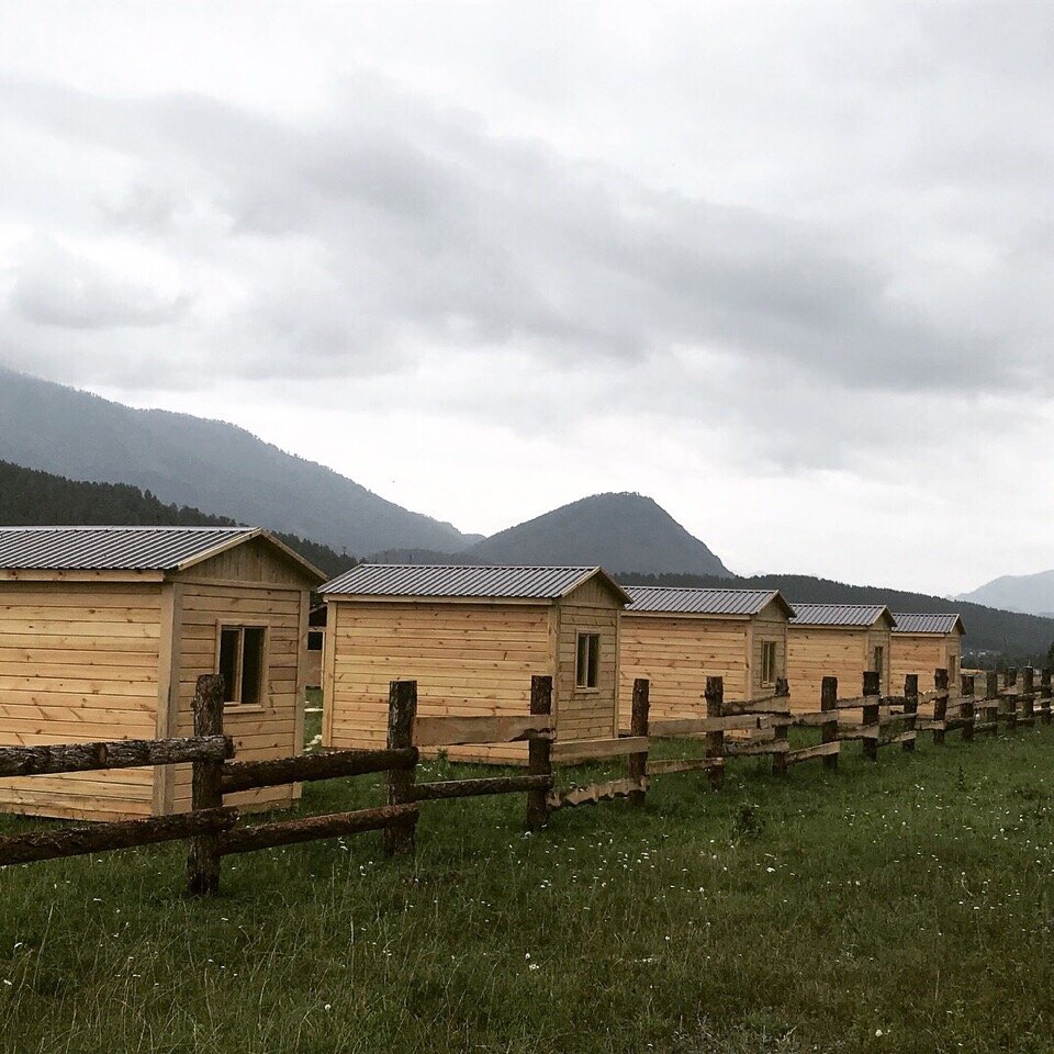 Yazlık ev inşaatı Altay-terem, Barnaul, foto