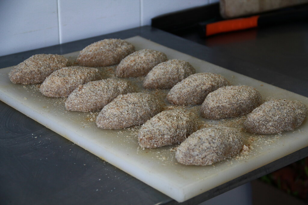 Kasap, şarküteri Гурман, Kirishi, foto