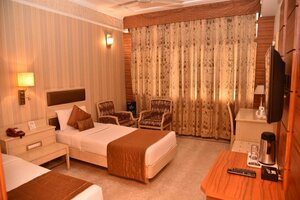 Hotel Park Grand (Union Territory of Chandigarh, Chandigarh, Sektor 43), otel  Çhandigarh'tan