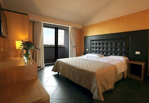 Hotel Briganti (Campania, Province of Naples, Casoria, Via Circumvallazione Esterna), otel  Campania'dan