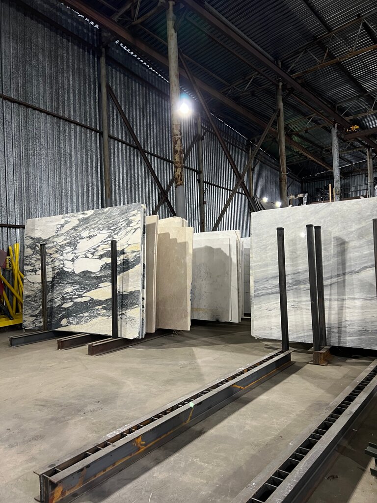 Taş ürünler ve yapılar Laganaki Marble, Dzerjinski, foto