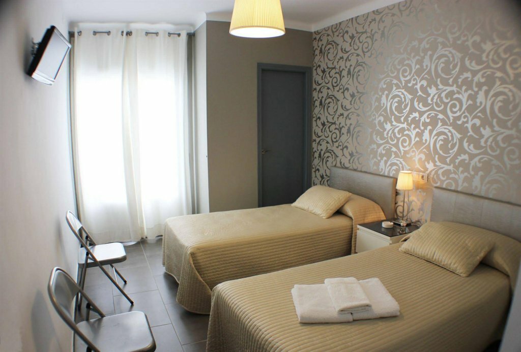 Otel Hostal Mediterráneo, Tossa de Mar, foto