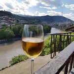 Metekhis chrdili (Ketevan Dedofali Avenue No:29A), restoran  Tiflis'ten