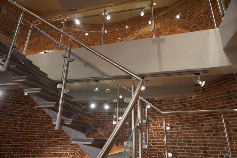 Heykel ve mezarlık taşı üreticileri Белая башня, Velikiy Novgorod, foto