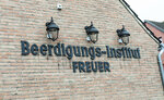 Fritz Freuer GmbH & Co. Kg Beerdigungsinstitut (Rosenstraße No:18, Delmenhorst), cenaze hizmetleri  Delmenhorst'tan