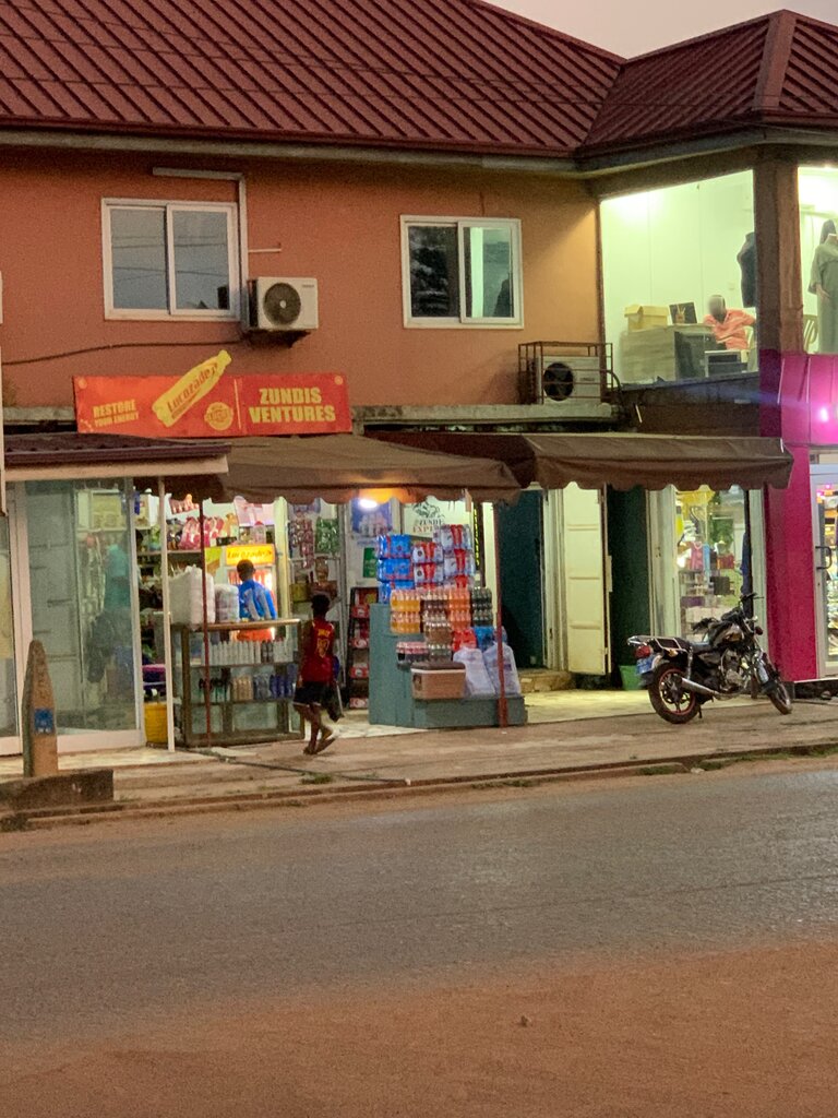 Giyim mağazası Zundis Couture, Dünya, foto