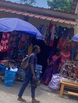 Boutique Maman Mokondzi (Brazzaville, Commune de Bacongo), giyim pazarı  Brazzaville'den