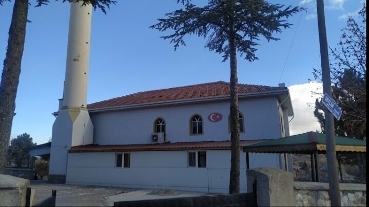 Cami Üçevler Cami, Elmadağ, foto