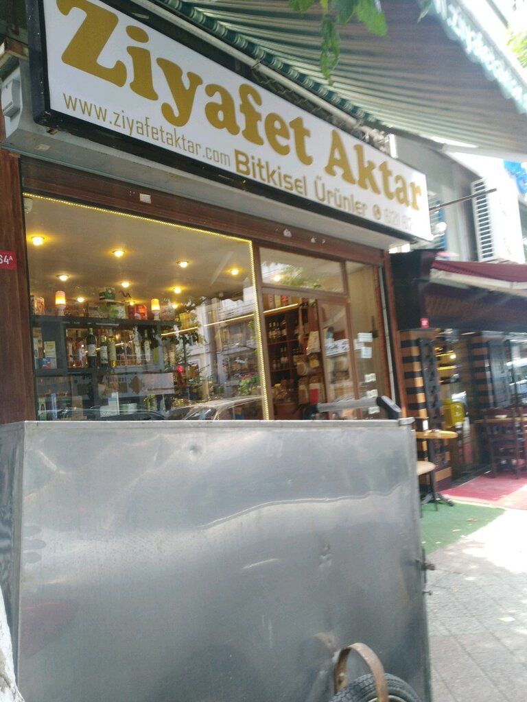 Besin takviyesi, aktariye Ziyafet Aktar, İstanbul, foto
