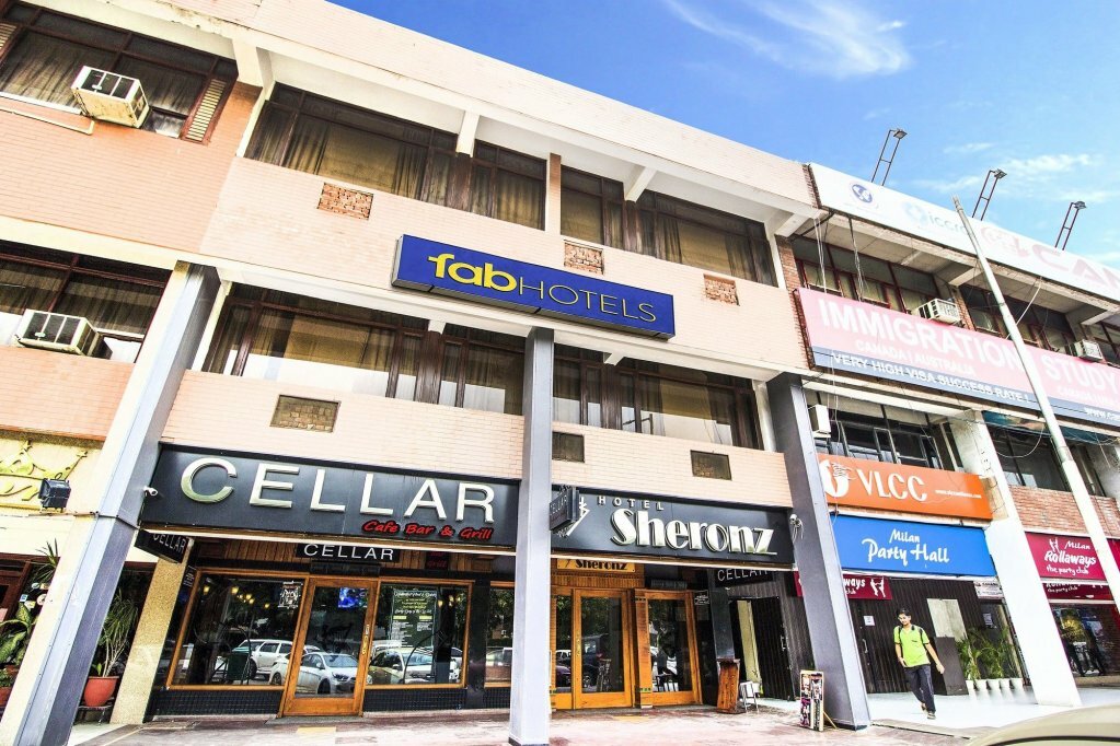Otel FabHotel Sheronz Piccadily Chowk, Çhandigarh, foto