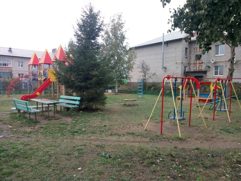 Oyun alanı Playground, Yaroslavskaya oblastı, foto