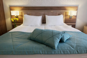 Hrustalniy Resort&Spa (набережная Адмирала Перелешина No:5), otel  Sevastopol'dan