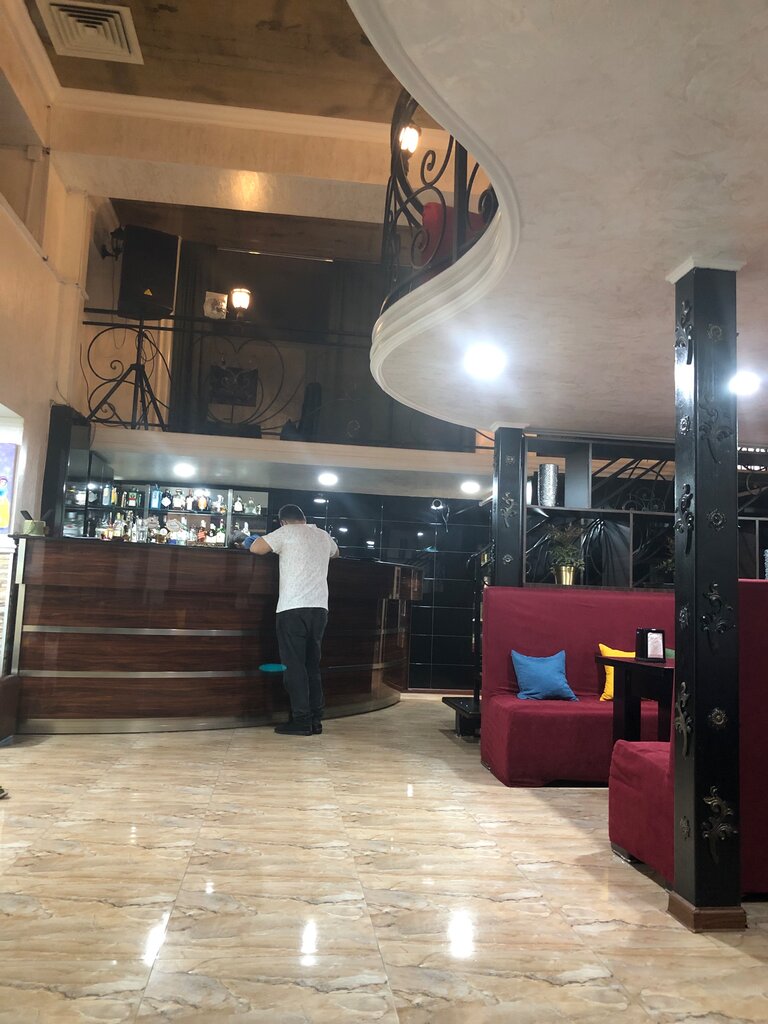 Restoran Крутон, Batum, foto