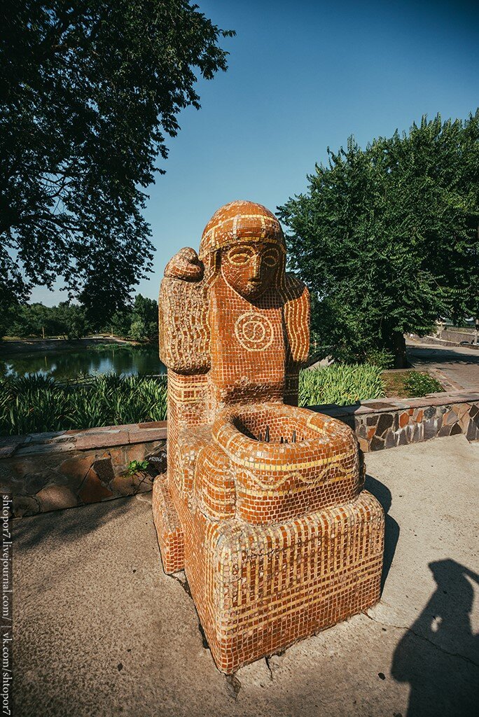 Turistik yerler Скифская баба, Energodar, foto