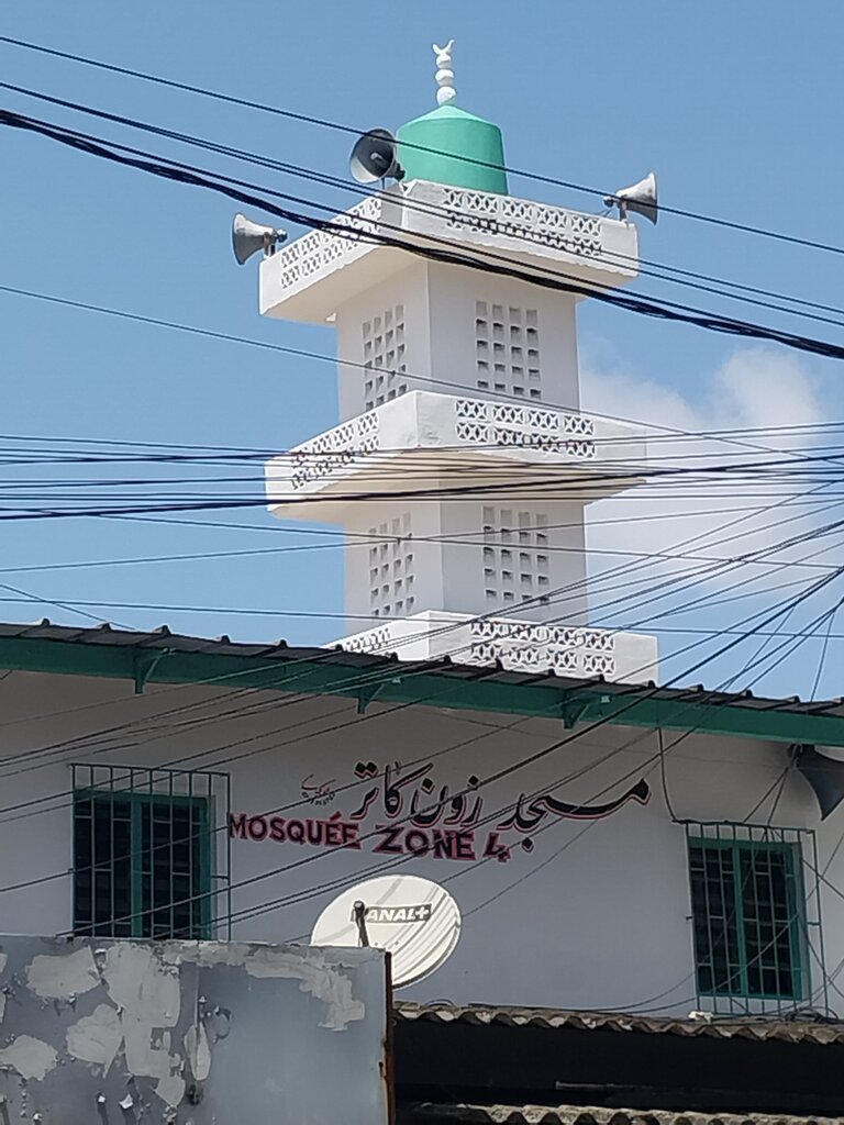 Cami The Grand Mosque of Zone 4, Abican, foto
