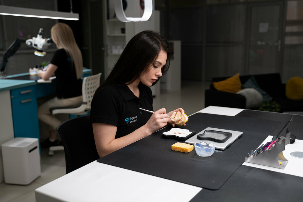 Diş laboratuvarı Stroeva Lab, Moskova, foto