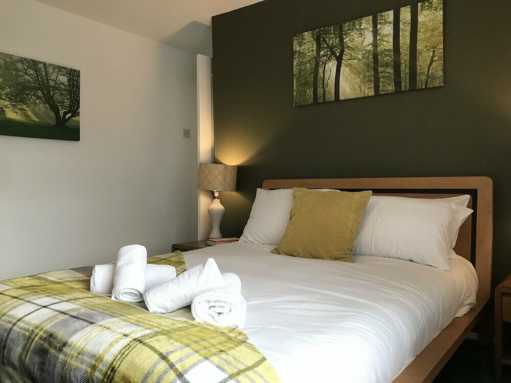 Otel Modern 3-bed House With Parking Bamber Bridge, İngiltere, foto