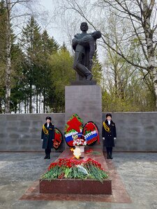 Мемориал воинам Великой Отечественной войны, умершим в госпиталях Кирова (Kirov, Lobanovskoye kladbishche), anıt, heykel  Kirov'dan