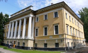 Chernigovsky istorichesky muzey imeni Tarnovskogo (Muzeina vulytsia No:4), müzeler ve sanat galerileri  Chernigov'dan