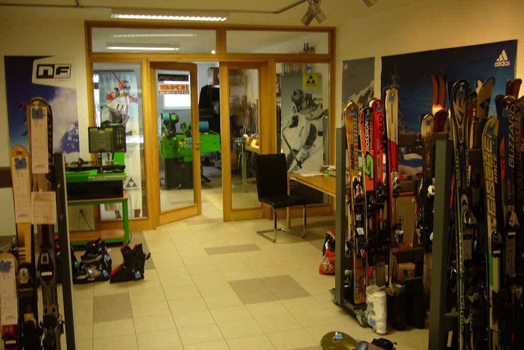 Spor ve eğlence merkezi Sport pod hradem S. R. O. - sport, ski servis, sportovní potřeby, Domazlice, foto
