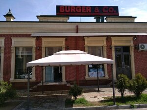 Burger & Co (Orzu Mahmudov koʻchasi No:11), kafe  Semerkant'tan
