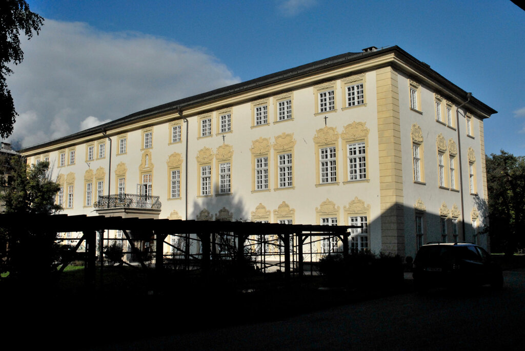 Ortaokul Höhere Bundeslehranstalt für Wirtschaftl. Berufe, Innsbruck, foto