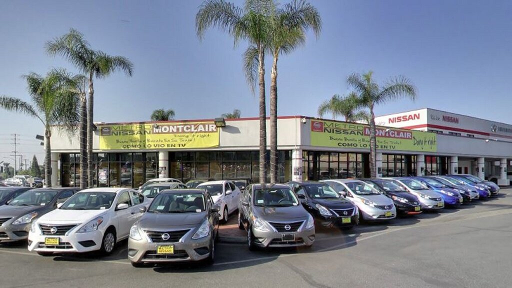 Otomobil satış galerileri Metro Nissan of Montclair, Kaliforniya Eyaleti, foto