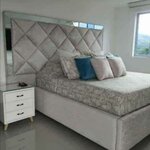 Ana y Sami Furniture (Bogotá, Puente Aranda, Calle 27B S, 39-84), mobilya mağazaları  Bogota'dan