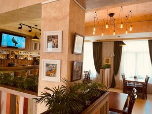 La Maison (ulitsa Chkalova No:106, Kozelsk), kafe  Kozelsk'ten