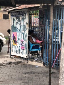 Blessing (Samora Machel Road No:36), kuaförler  Akra'dan