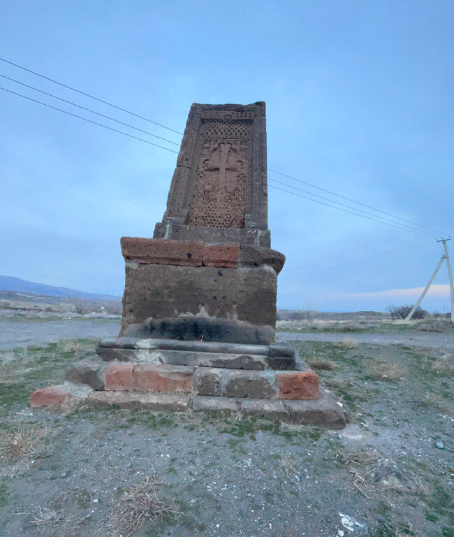 Anıt, heykel Kosh's Big Khachkar, Aragatsotn, foto
