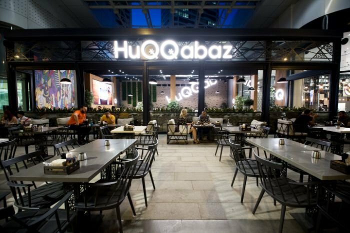 Restoran Huqqabaz Garden, Dubai, foto